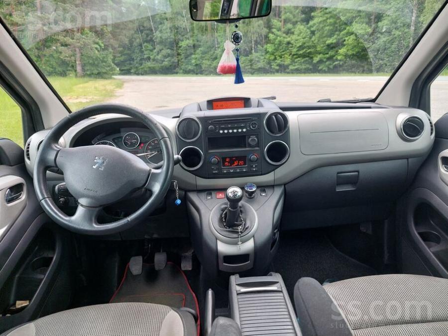 Melns Peugeot Partner 2010 Rīga, ar dzinēja tilpumu 1.60 L un nobraukumu 233 tūkst. km par 3400 €, foto 4 vietnē AUTOMOTO.COM.LV