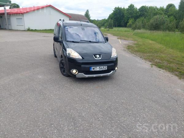 Black Peugeot Partner 2010 in Riga, with an engine capacity of 1.60 L and mileage of 233 thousand km for 3400 €, photo 6 on AUTOMOTO.COM.LV