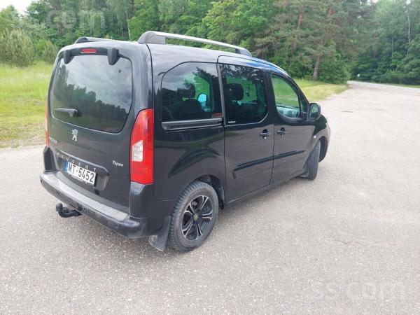 Black Peugeot Partner 2010 in Riga, with an engine capacity of 1.60 L and mileage of 233 thousand km for 3400 €, photo 7 on AUTOMOTO.COM.LV
