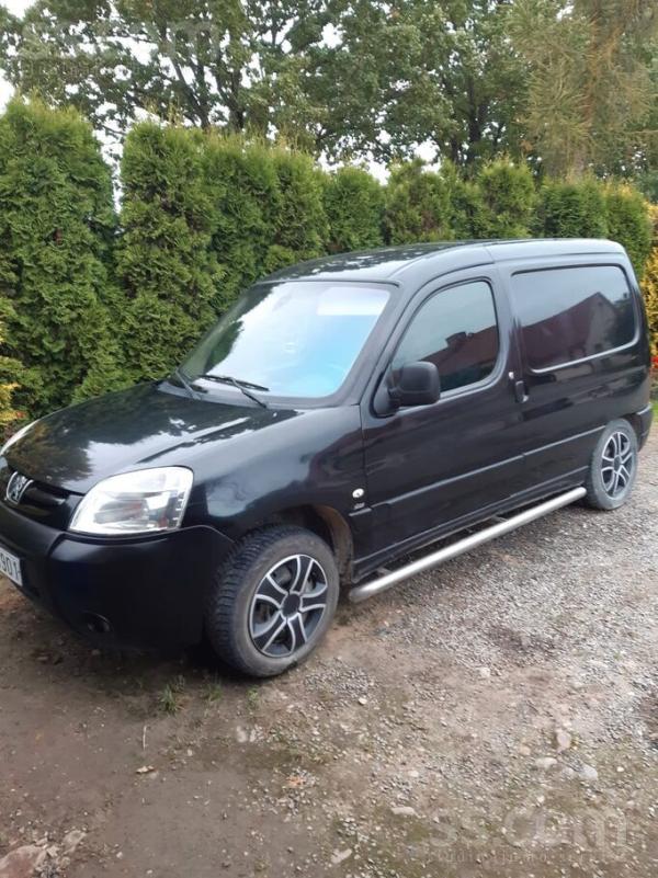 Black Peugeot Partner 2008 in Saldus, with an engine capacity of 1.60 L and mileage of 300 thousand km for 400 €, photo 2 on AUTOMOTO.COM.LV