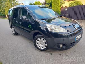 Black Peugeot Partner 2010 in Riga, with an engine capacity of 1.60 L and mileage of 0 thousand km for 1185 €, photo 3 on AUTOMOTO.COM.LV