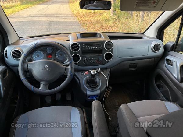Peugeot Partner 2013 Pelva vietnē Melns Peugeot Partner 2013 Pelva, ar dzinēja tilpumu 1.60 L un nobraukumu 257 tūkst. km par 3500 €, foto 6 vietnē AUTOMOTO.COM.LV
