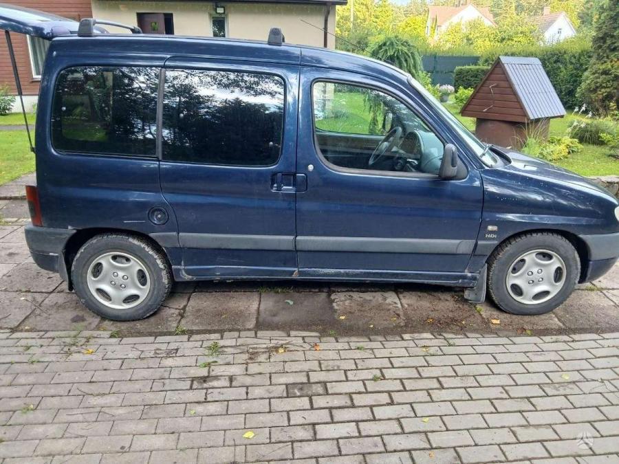 Blue Peugeot Partner 2000 in Vilnius, with an engine capacity of 2.00 L and mileage of 250 thousand km for 499 €, photo 7 on AUTOMOTO.COM.LV
