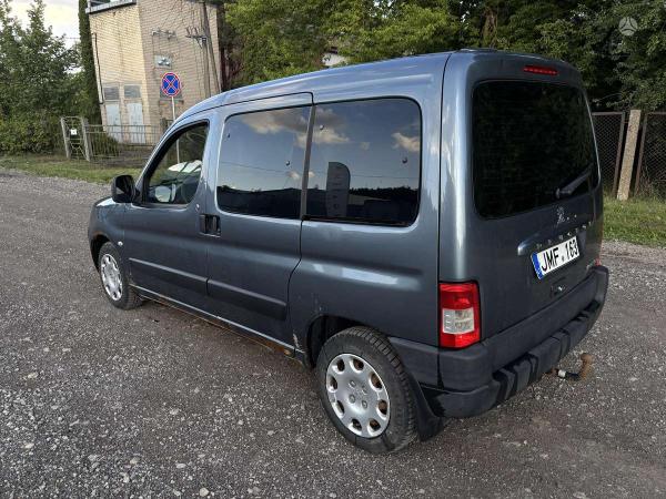 Blue Peugeot Partner 2007 in Joniskis, with an engine capacity of 1.56 L and mileage of 350 thousand km for 450 €, photo 3 on AUTOMOTO.COM.LV