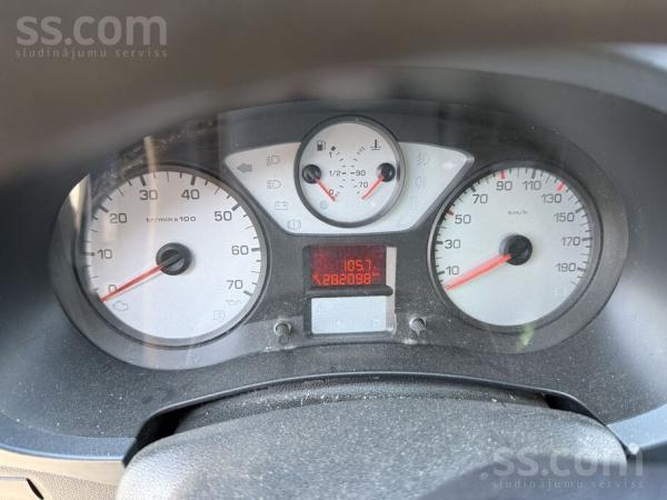 Zils Peugeot Partner 2009 Rīga, ar dzinēja tilpumu 1.60 L un nobraukumu 282 tūkst. km par 2200 €, foto 4 vietnē AUTOMOTO.COM.LV