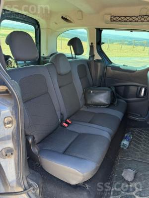 Zils Peugeot Partner 2009 Rīga, ar dzinēja tilpumu 1.60 L un nobraukumu 282 tūkst. km par 2200 €, foto 6 vietnē AUTOMOTO.COM.LV