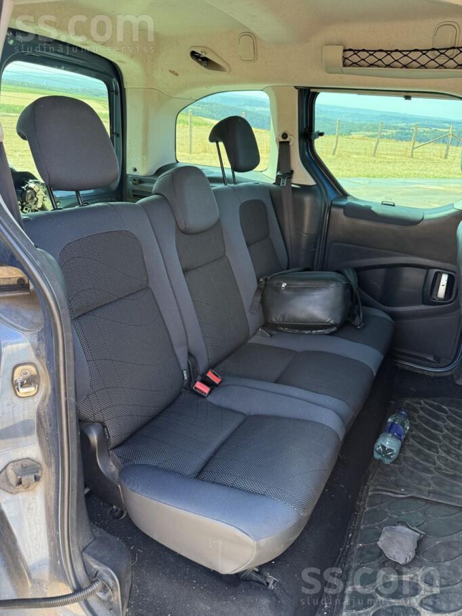 Zils Peugeot Partner 2009 Rīga, ar dzinēja tilpumu 1.60 L un nobraukumu 282 tūkst. km par 2200 €, foto 6 vietnē AUTOMOTO.COM.LV