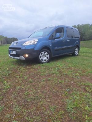 Blue Peugeot Partner 2010 in Vilnius, with an engine capacity of 1.60 L and mileage of 300 thousand km for 3350 €, photo 4 on AUTOMOTO.COM.LV