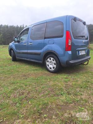 Blue Peugeot Partner 2010 in Vilnius, with an engine capacity of 1.60 L and mileage of 300 thousand km for 3350 €, photo 11 on AUTOMOTO.COM.LV