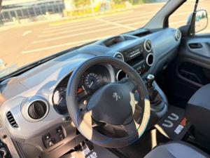 Blue Peugeot Partner 2013 in Kaunas, with an engine capacity of 1.60 L and mileage of 278 thousand km for 4750 €, photo 13 on AUTOMOTO.COM.LV
