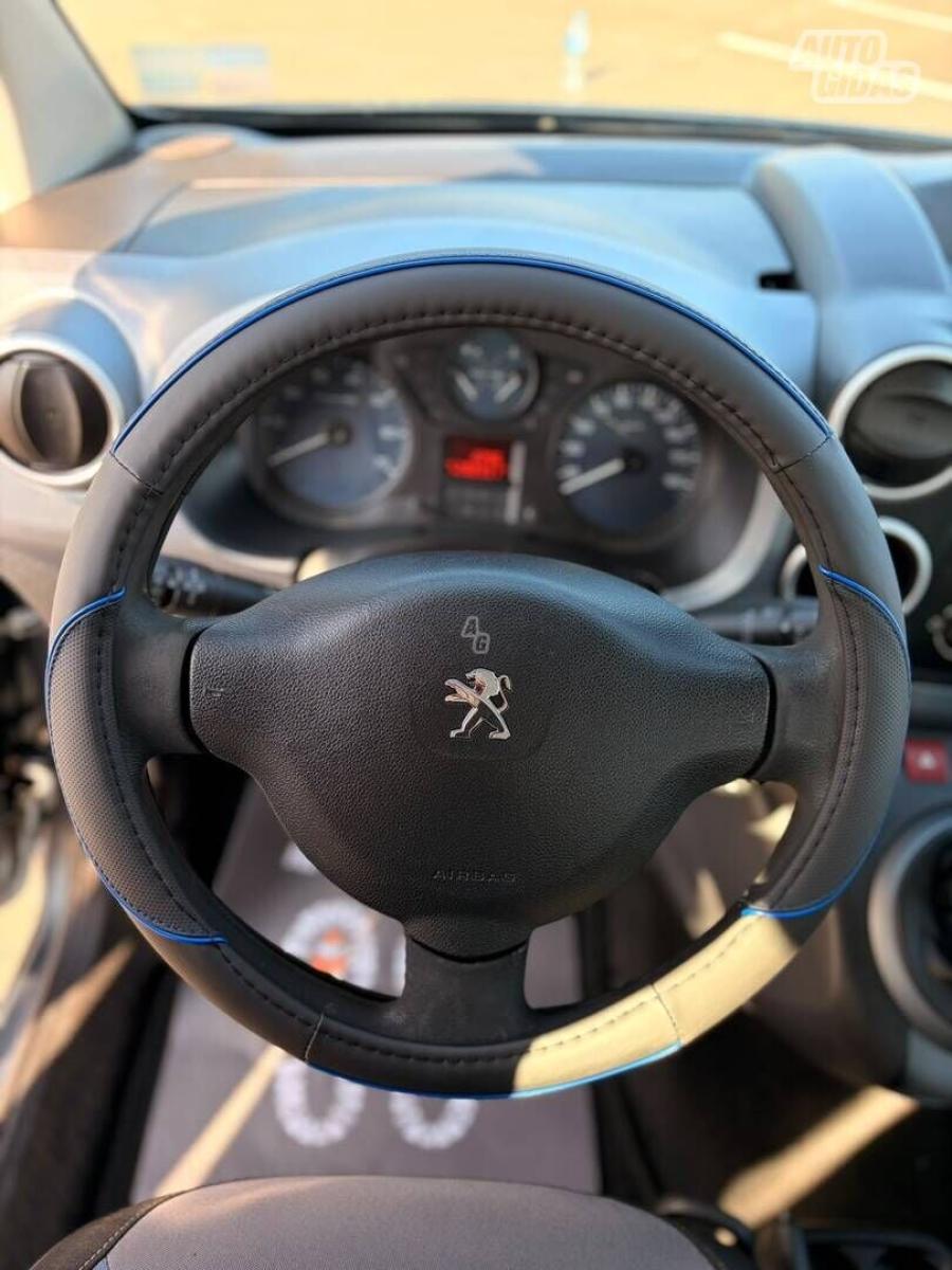 Blue Peugeot Partner 2013 in Kaunas, with an engine capacity of 1.60 L and mileage of 278 thousand km for 4750 €, photo 20 on AUTOMOTO.COM.LV