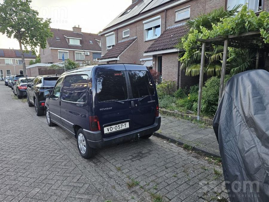 Blue Peugeot Partner 2005 in Valmiera, with an engine capacity of 1.90 L and mileage of 217 thousand km for 1750 €, photo 5 on AUTOMOTO.COM.LV