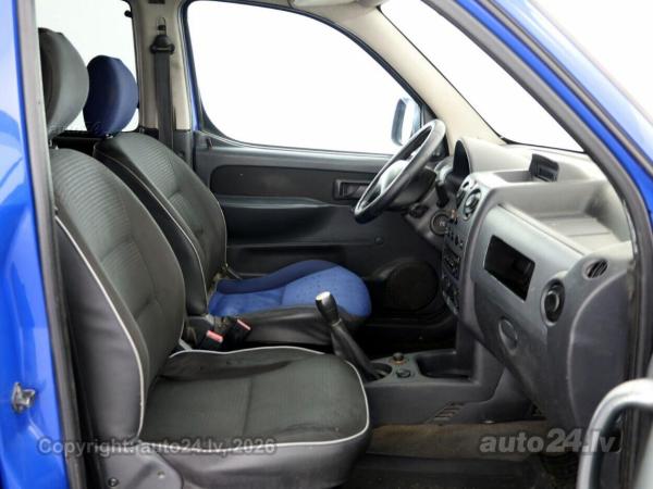 Blue Peugeot Partner 2007 in Tallinn, with an engine capacity of 1.60 L and mileage of 393 thousand km for 1199 €, photo 6 on AUTOMOTO.COM.LV