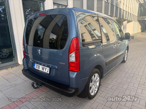 Peugeot Partner 2009 Tallina vietnē Zils Peugeot Partner 2009 Tallina, ar dzinēja tilpumu 1.60 L un nobraukumu 271 tūkst. km par 2900 €, foto 7 vietnē AUTOMOTO.COM.LV