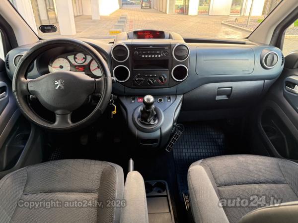 Peugeot Partner 2009 Tallina vietnē Zils Peugeot Partner 2009 Tallina, ar dzinēja tilpumu 1.60 L un nobraukumu 271 tūkst. km par 2900 €, foto 11 vietnē AUTOMOTO.COM.LV