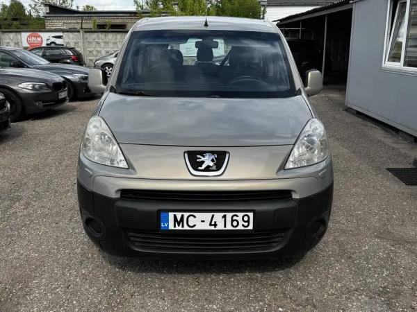 Brūns Peugeot Partner 2009 Daugavpils, ar dzinēja tilpumu 1.60 L un nobraukumu 275 tūkst. km par 2300 €, foto 2 vietnē AUTOMOTO.COM.LV