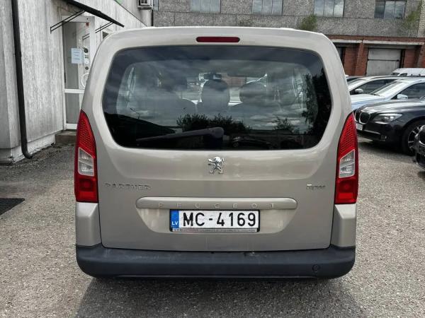 Brūns Peugeot Partner 2009 Daugavpils, ar dzinēja tilpumu 1.60 L un nobraukumu 275 tūkst. km par 2300 €, foto 5 vietnē AUTOMOTO.COM.LV