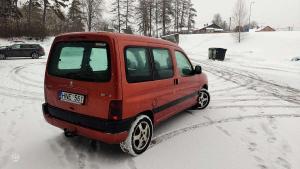 Brown Peugeot Partner 2004 in Vilnius, with an engine capacity of 2.00 L and mileage of 361 thousand km for 999 €, photo 5 on AUTOMOTO.COM.LV
