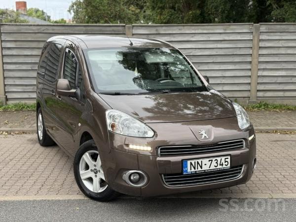 Brown Peugeot Partner 2012 in Jelgava, with an engine capacity of 1.60 L and mileage of 304 thousand km for 3800 €, photo 4 on AUTOMOTO.COM.LV