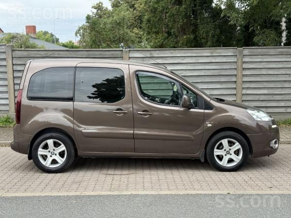 Brown Peugeot Partner 2012 in Jelgava, with an engine capacity of 1.60 L and mileage of 304 thousand km for 3800 €, photo 5 on AUTOMOTO.COM.LV