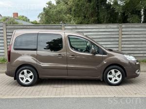 Brown Peugeot Partner 2012 in Jelgava, with an engine capacity of 1.60 L and mileage of 304 thousand km for 3800 €, photo 5 on AUTOMOTO.COM.LV