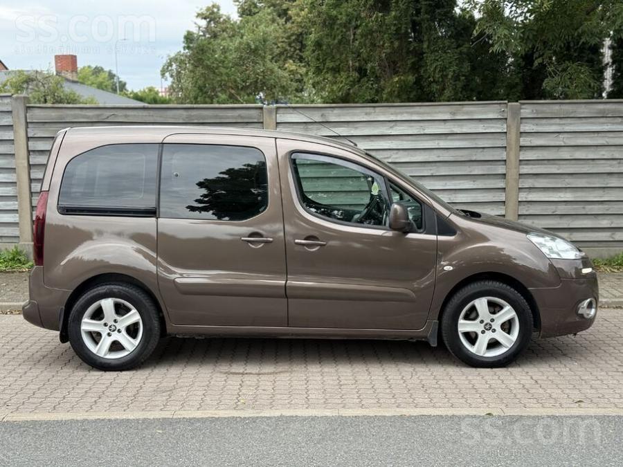 Brown Peugeot Partner 2012 in Jelgava, with an engine capacity of 1.60 L and mileage of 304 thousand km for 3800 €, photo 5 on AUTOMOTO.COM.LV