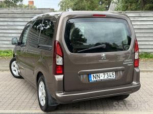 Brown Peugeot Partner 2012 in Jelgava, with an engine capacity of 1.60 L and mileage of 304 thousand km for 3800 €, photo 8 on AUTOMOTO.COM.LV