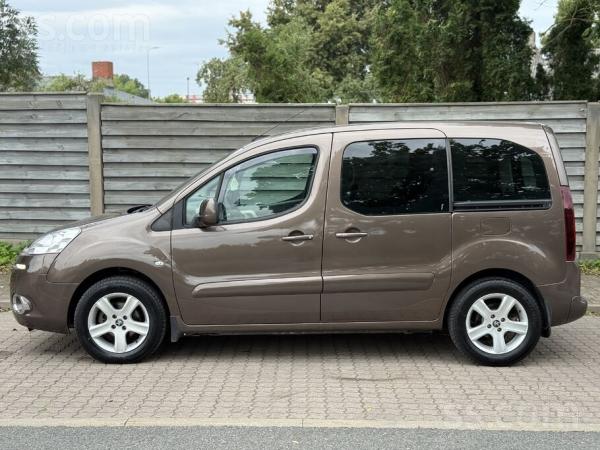 Brown Peugeot Partner 2012 in Jelgava, with an engine capacity of 1.60 L and mileage of 304 thousand km for 3800 €, photo 9 on AUTOMOTO.COM.LV