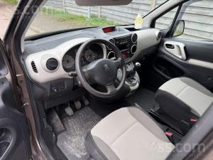 Brown Peugeot Partner 2012 in Jelgava, with an engine capacity of 1.60 L and mileage of 304 thousand km for 3800 €, photo 13 on AUTOMOTO.COM.LV