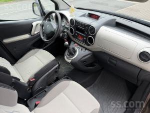 Brown Peugeot Partner 2012 in Jelgava, with an engine capacity of 1.60 L and mileage of 304 thousand km for 3800 €, photo 16 on AUTOMOTO.COM.LV