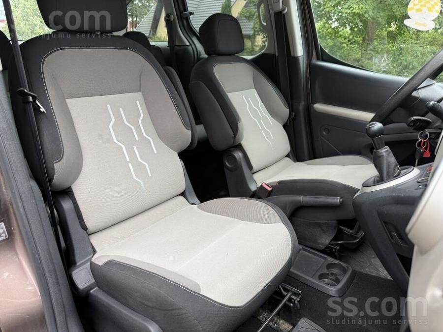 Brown Peugeot Partner 2012 in Jelgava, with an engine capacity of 1.60 L and mileage of 304 thousand km for 3800 €, photo 17 on AUTOMOTO.COM.LV