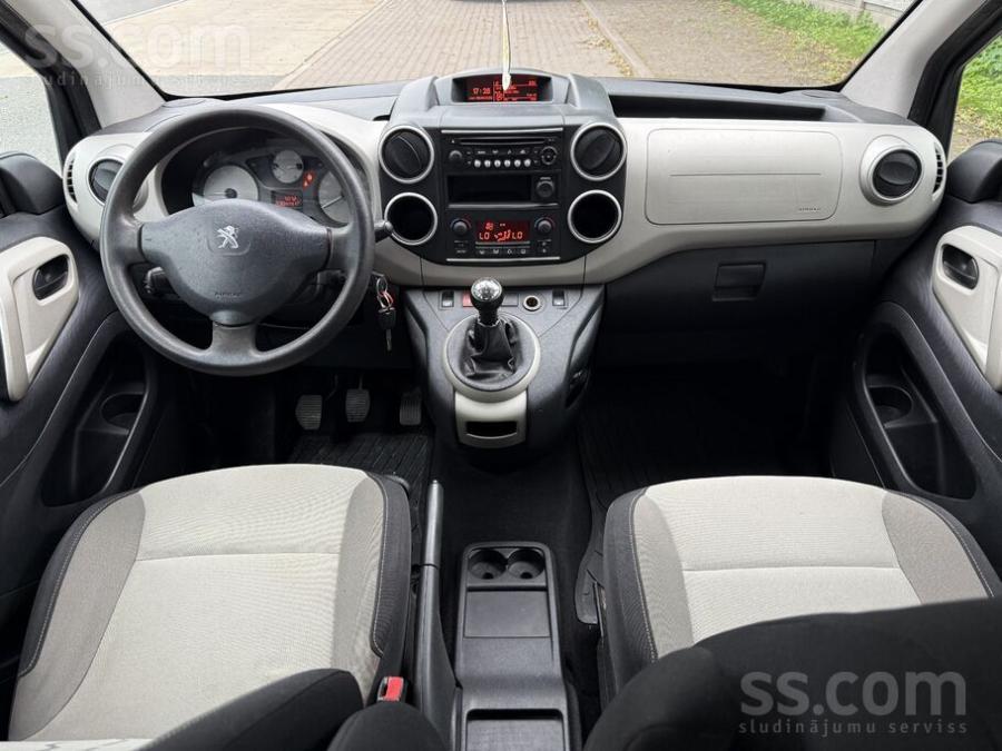 Brown Peugeot Partner 2012 in Jelgava, with an engine capacity of 1.60 L and mileage of 304 thousand km for 3800 €, photo 18 on AUTOMOTO.COM.LV