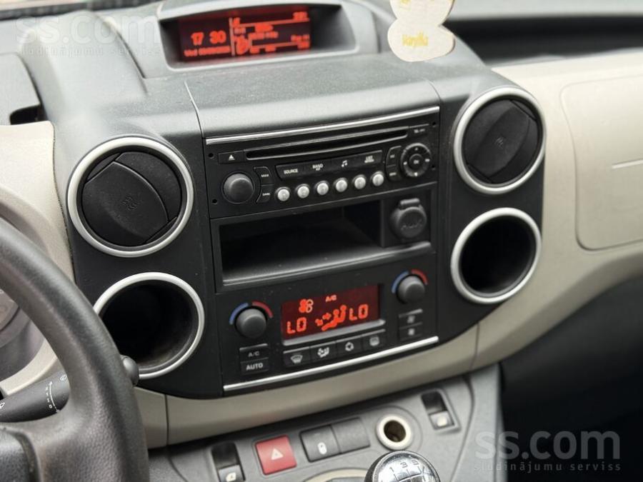 Brown Peugeot Partner 2012 in Jelgava, with an engine capacity of 1.60 L and mileage of 304 thousand km for 3800 €, photo 20 on AUTOMOTO.COM.LV