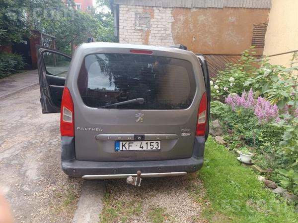 Brūns Peugeot Partner 2009 Rīga, ar dzinēja tilpumu 1.60 L un nobraukumu 373 tūkst. km par 2500 €, foto 5 vietnē AUTOMOTO.COM.LV