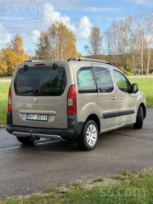 Brown Peugeot Partner 2009 in Kuldiga, with an engine capacity of 1.60 L and mileage of 496 thousand km for 1500 €, photo 5 on AUTOMOTO.COM.LV