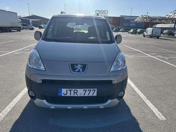 Brown Peugeot Partner 2010 in Kaunas, with an engine capacity of 1.59 L and mileage of 170 thousand km for 4500 €, photo 2 on AUTOMOTO.COM.LV