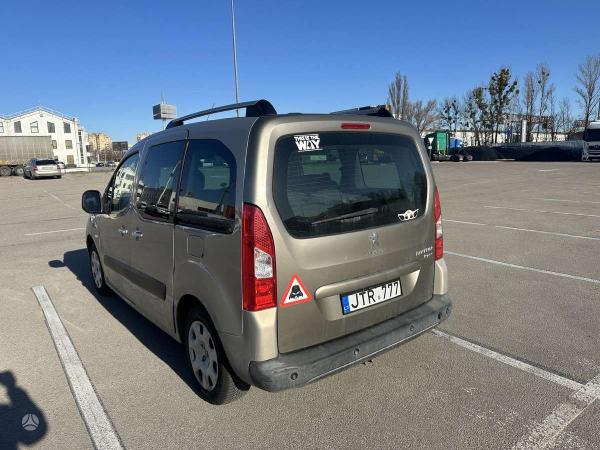 Brown Peugeot Partner 2010 in Kaunas, with an engine capacity of 1.59 L and mileage of 170 thousand km for 4500 €, photo 5 on AUTOMOTO.COM.LV