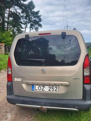 Brūns Peugeot Partner 2010 Viļņa, ar dzinēja tilpumu 1.56 L un nobraukumu 247 tūkst. km par 2800 €, foto 3 vietnē AUTOMOTO.COM.LV