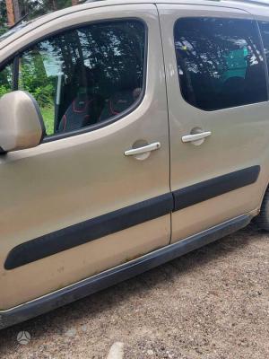 Brūns Peugeot Partner 2010 Viļņa, ar dzinēja tilpumu 1.56 L un nobraukumu 247 tūkst. km par 2800 €, foto 6 vietnē AUTOMOTO.COM.LV