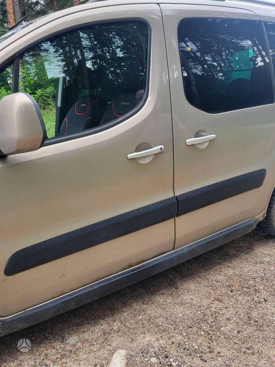 Brūns Peugeot Partner 2010 Viļņa, ar dzinēja tilpumu 1.56 L un nobraukumu 247 tūkst. km par 2800 €, foto 6 vietnē AUTOMOTO.COM.LV