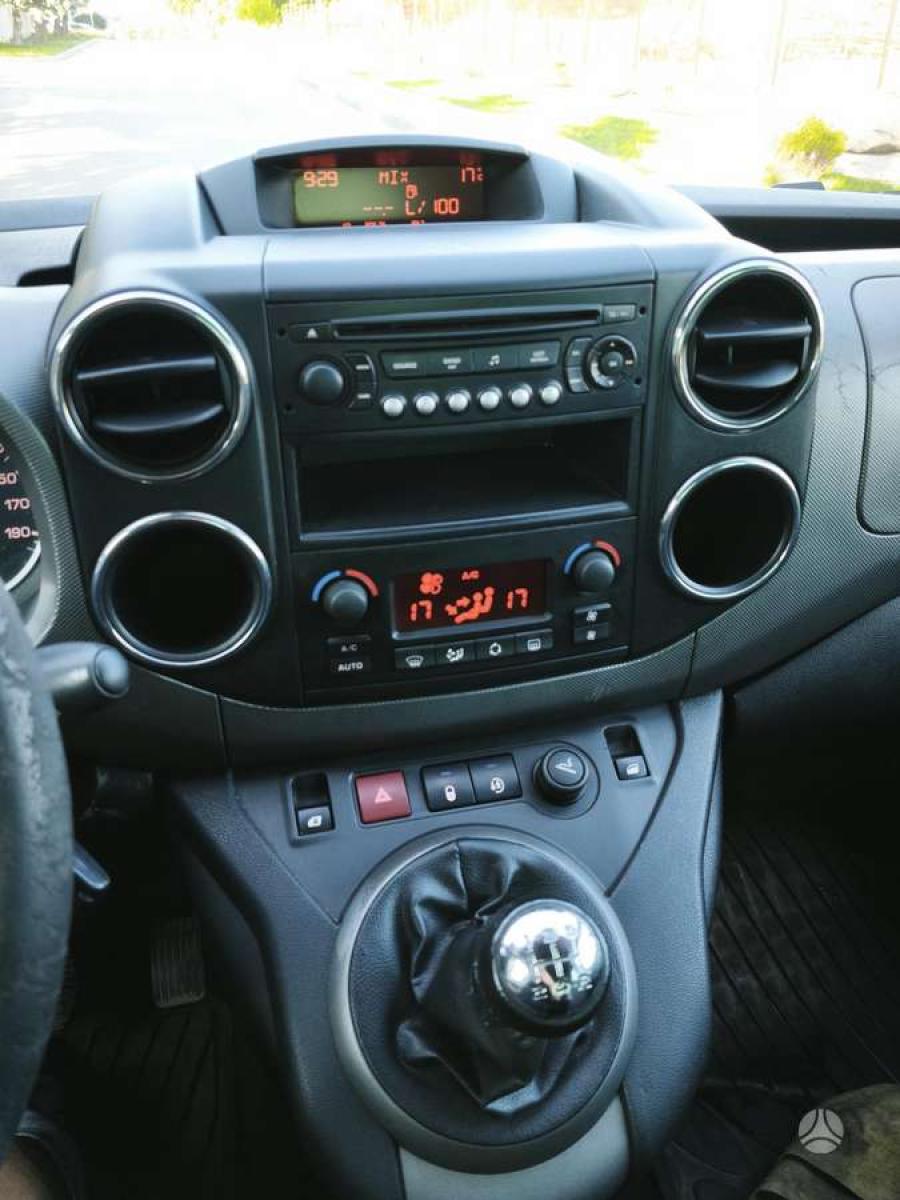 Brūns Peugeot Partner 2011 Šauļi, ar dzinēja tilpumu 1.60 L un nobraukumu 200 tūkst. km par 2400 €, foto 18 vietnē AUTOMOTO.COM.LV