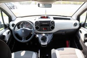 Brown Peugeot Partner 2013 in Kaunas, with an engine capacity of 1.60 L and mileage of 287 thousand km for 5200 €, photo 9 on AUTOMOTO.COM.LV
