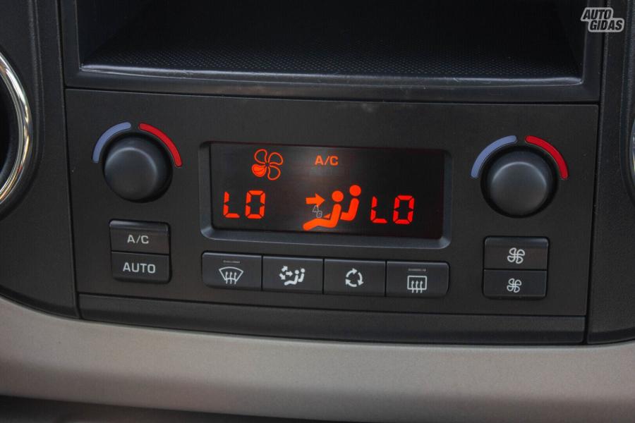 Brown Peugeot Partner 2013 in Kaunas, with an engine capacity of 1.60 L and mileage of 287 thousand km for 5200 €, photo 17 on AUTOMOTO.COM.LV