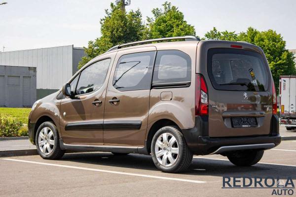 Brown Peugeot Partner 2013 in Kaunas, with an engine capacity of 1.56 L and mileage of 287 thousand km for 5200 €, photo 6 on AUTOMOTO.COM.LV