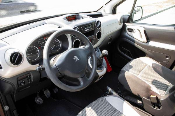 Brown Peugeot Partner 2013 in Kaunas, with an engine capacity of 1.56 L and mileage of 287 thousand km for 5200 €, photo 7 on AUTOMOTO.COM.LV