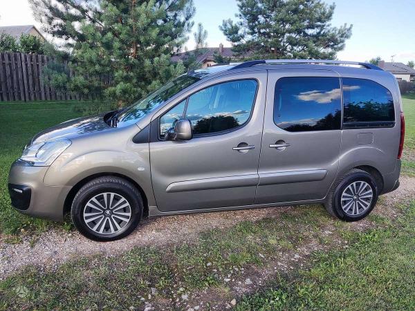 Brown Peugeot Partner 2016 in Pakruojis, with an engine capacity of 1.20 L and mileage of 175 thousand km for 5850 €, photo 4 on AUTOMOTO.COM.LV