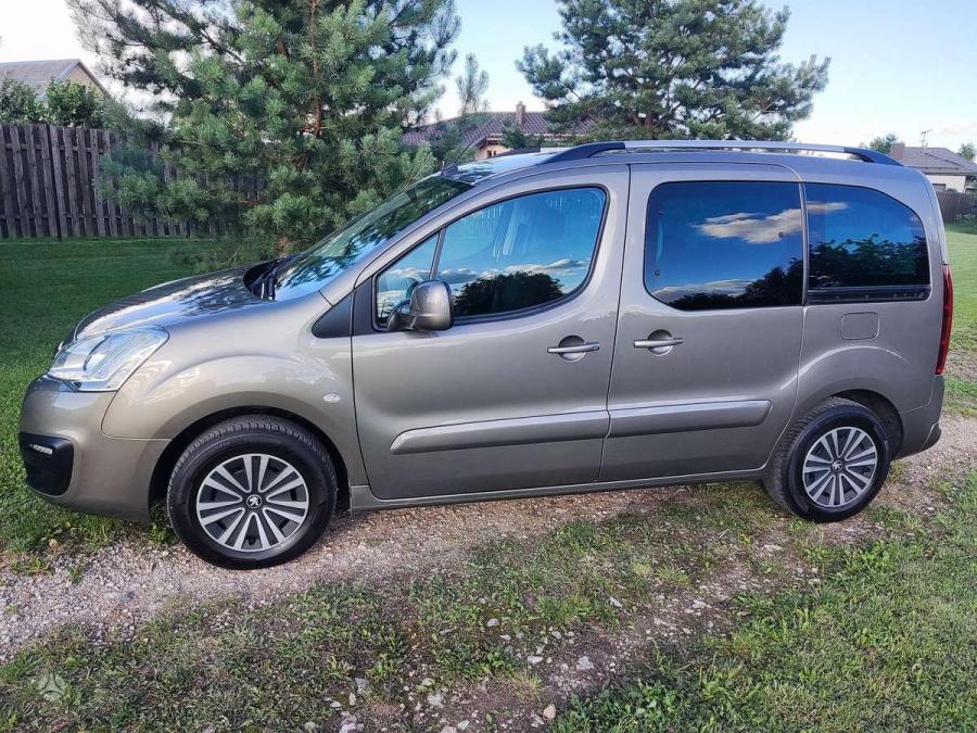 Brown Peugeot Partner 2016 in Pakruojis, with an engine capacity of 1.20 L and mileage of 175 thousand km for 5850 €, photo 5 on AUTOMOTO.COM.LV
