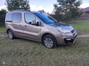 Brown Peugeot Partner 2016 in Pakruojis, with an engine capacity of 1.20 L and mileage of 175 thousand km for 5850 €, photo 7 on AUTOMOTO.COM.LV