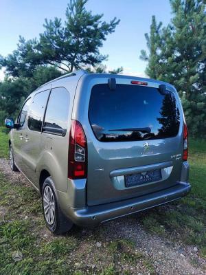 Brown Peugeot Partner 2016 in Pakruojis, with an engine capacity of 1.20 L and mileage of 175 thousand km for 5850 €, photo 9 on AUTOMOTO.COM.LV