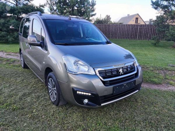 Brown Peugeot Partner 2016 in Pakruojis, with an engine capacity of 1.20 L and mileage of 175 thousand km for 5850 €, photo 9 on AUTOMOTO.COM.LV
